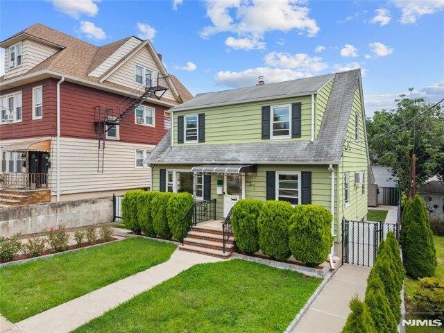 house with 4 bedroom, Clifton NJ ES104262038
