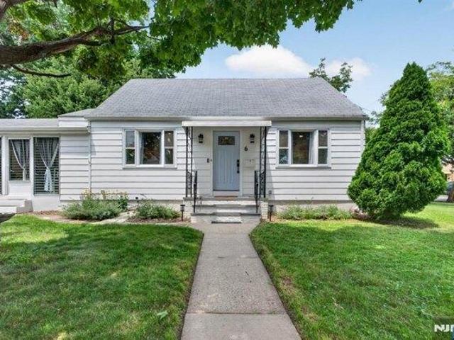 house with 4 bedroom, Clifton NJ ES104263677