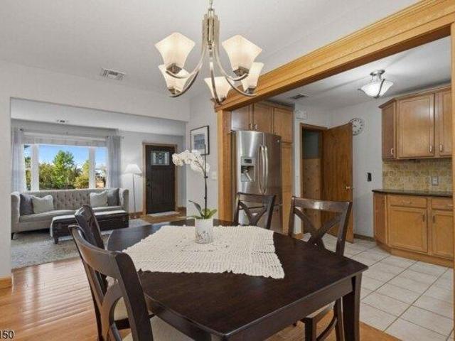 house with 4 bedroom, Clifton NJ ES104299156