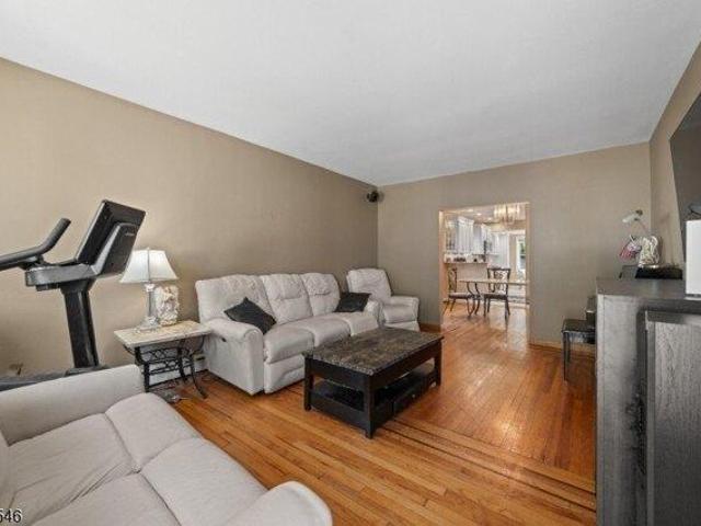 house with 4 bedroom, Clifton NJ ES104299313