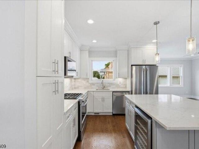 house with 4 bedroom, Clifton NJ ES104570641
