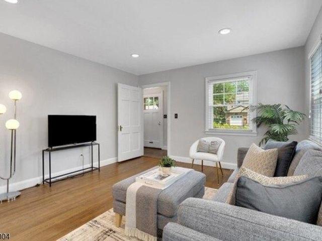 house with 4 bedroom, Clifton NJ ES104570960