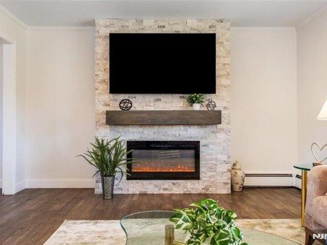 house with 4 bedroom, Clifton NJ ES104908674