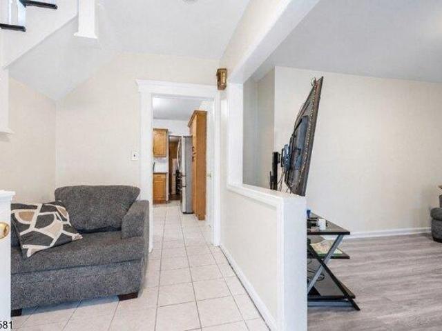 house with 4 bedroom, Clifton NJ ES105124714
