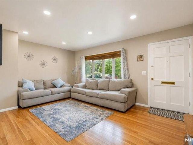 house with 4 bedroom, Clifton NJ ES105122886