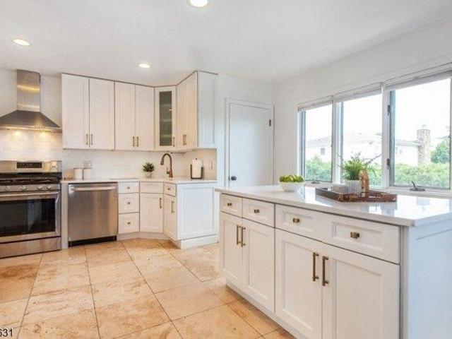 house with 4 bedroom, Clifton NJ ES105122952