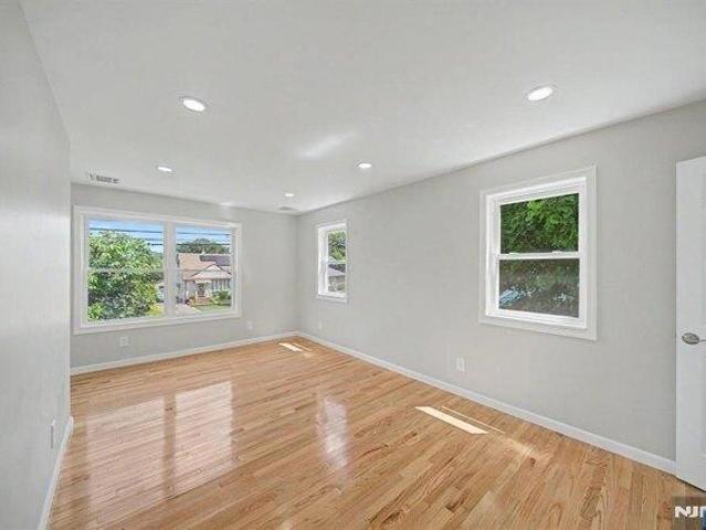 house with 4 bedroom, Clifton NJ ES105160912