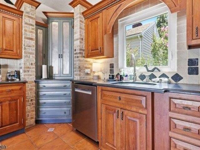 house with 4 bedroom, Clifton NJ ES105193543