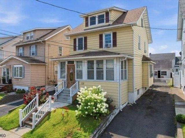 house with 4 bedroom, Clifton NJ ES105202577