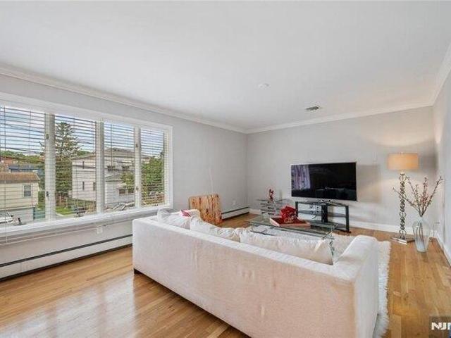 house with 4 bedroom, Clifton NJ ES103163326