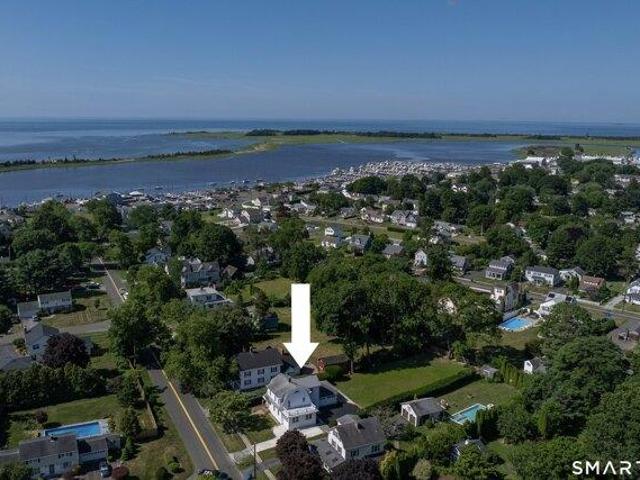 house with 4 bedroom, Clinton CT ES104153354