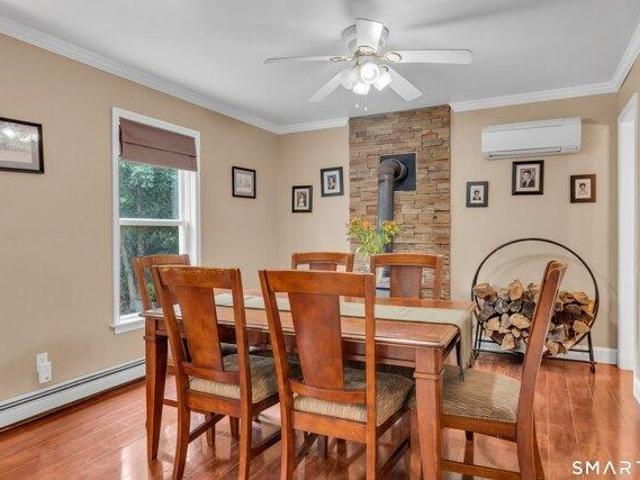 house with 4 bedroom, Clinton CT ES104541759