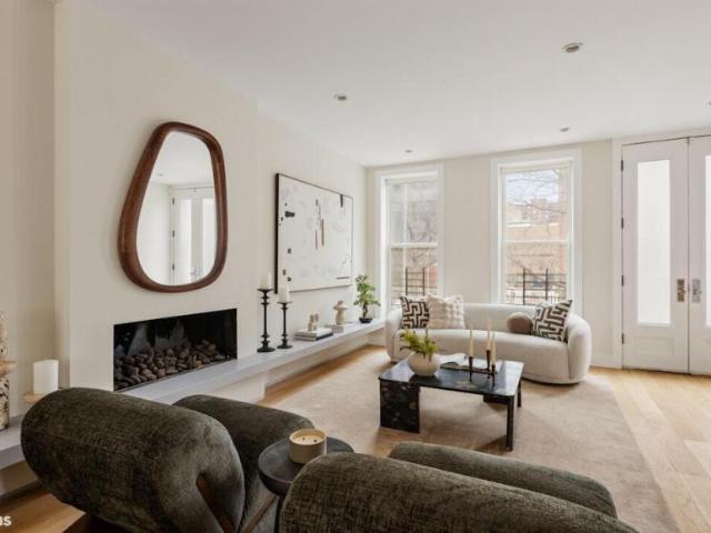 house with 4 bedroom, Crown Heights NY ES98818499