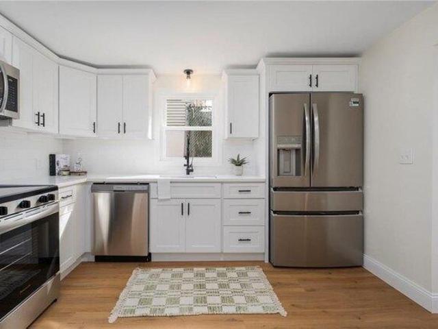 house with 4 bedroom, Cranston RI DLS101604265