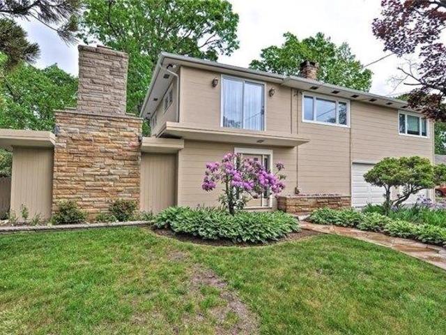 house with 4 bedroom, Cranston RI DLS101633674