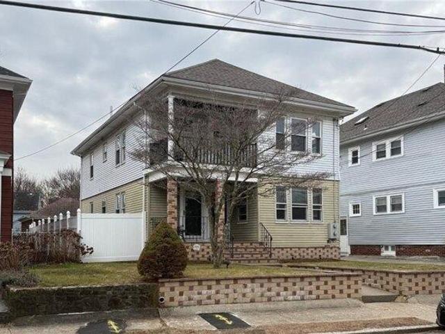 house with 4 bedroom, Cranston RI DLS101706287