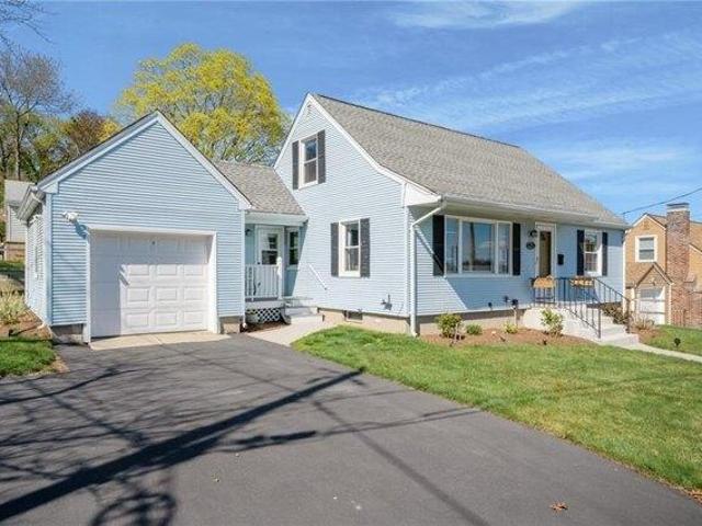house with 4 bedroom, Cranston RI DLS102410322