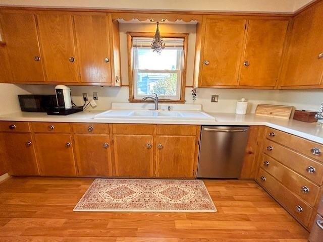 house with 4 bedroom, Cranston RI DLS102634862