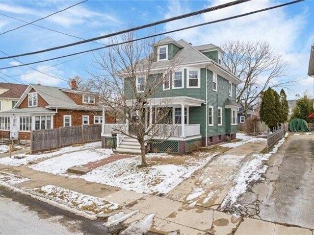 house with 4 bedroom, Cranston RI DLS102708719