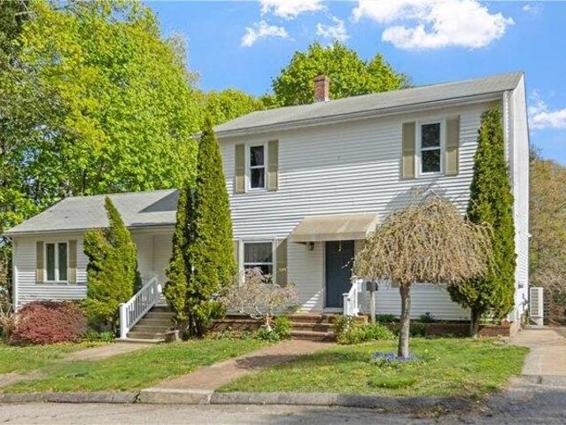 house with 4 bedroom, Cranston RI DLS102154624