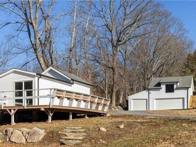 house with 4 bedroom, Cranston RI DLS102342442