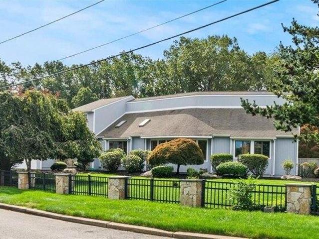 house with 4 bedroom, Cranston RI DS102634549