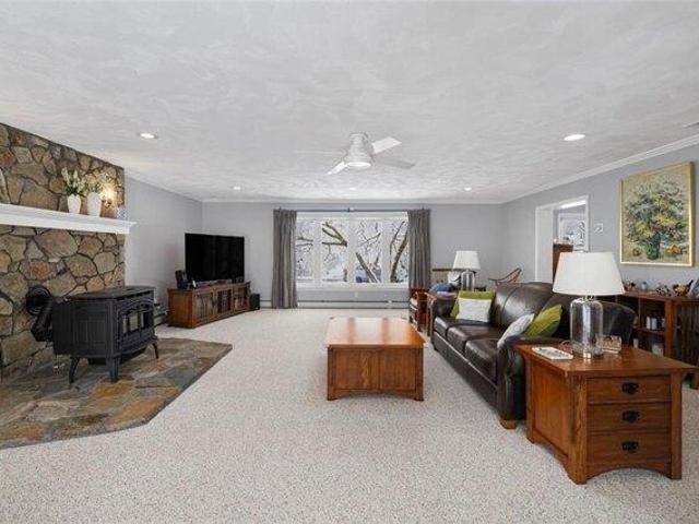 house with 4 bedroom, Cranston RI DS102726297