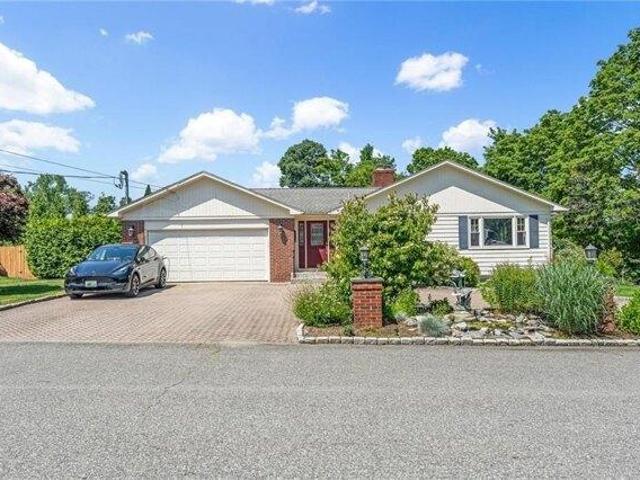 house with 4 bedroom, Cranston RI DS104044379
