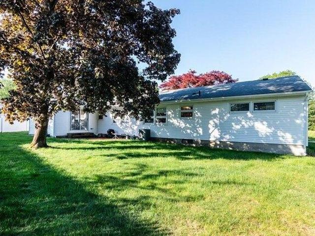 house with 4 bedroom, Cranston RI ES102823323