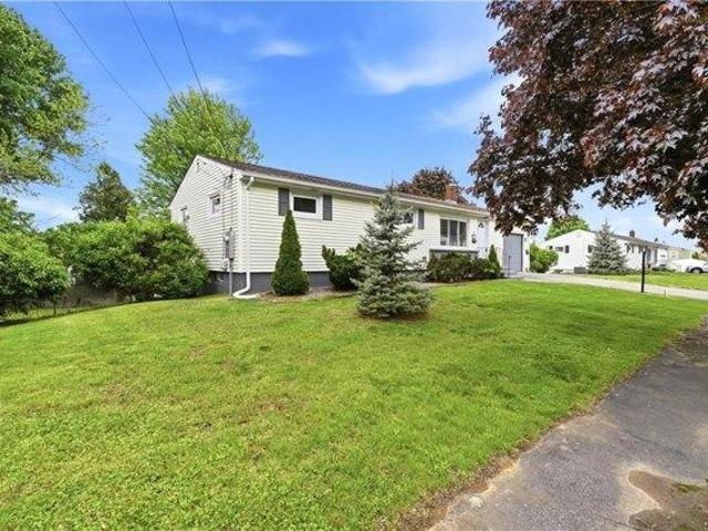 house with 4 bedroom, Cranston RI ES102823476