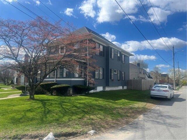 house with 4 bedroom, Cranston RI ES103070985