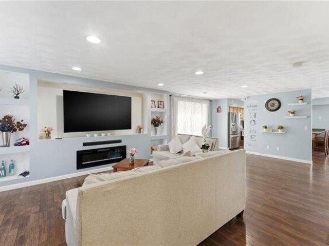 house with 4 bedroom, Cranston RI ES103071905