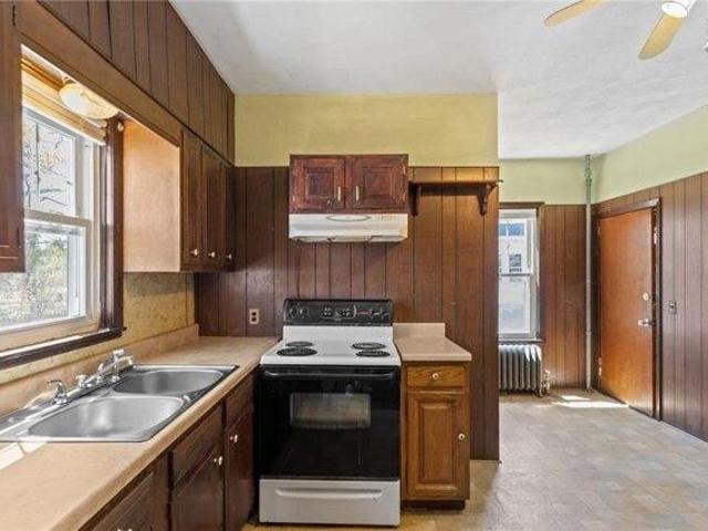 house with 4 bedroom, Cranston RI ES103073933