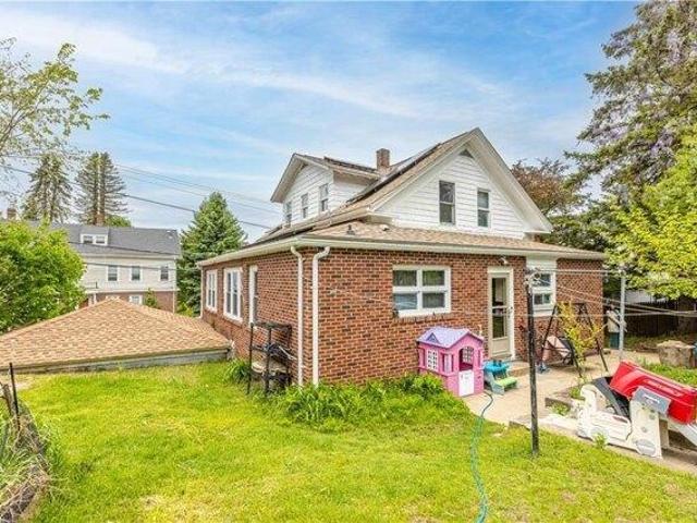house with 4 bedroom, Cranston RI ES103098218