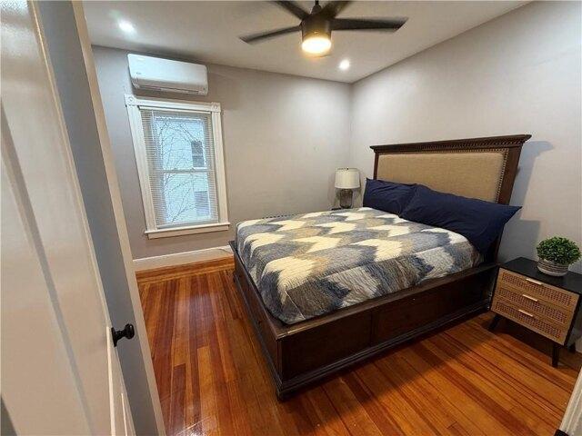 house with 4 bedroom, Cranston RI ES103035534