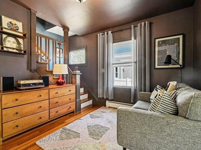 house with 4 bedroom, Cranston RI ES103437585