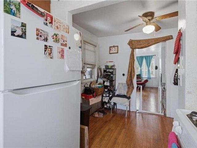 house with 4 bedroom, Cranston RI ES103931343