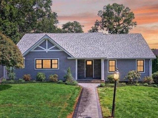 house with 4 bedroom, Cranston RI ES104042626