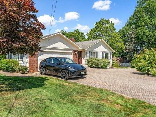 house with 4 bedroom, Cranston RI ES104044379