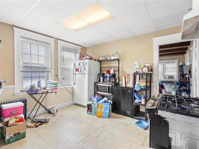 house with 4 bedroom, Cranston RI ES104075626