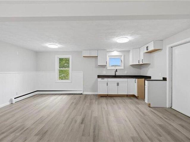house with 4 bedroom, Cranston RI ES104077864