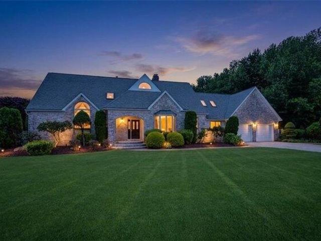 house with 4 bedroom, Cranston RI ES104007888