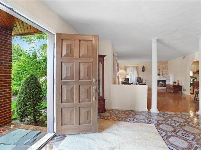 house with 4 bedroom, Cranston RI ES104114991