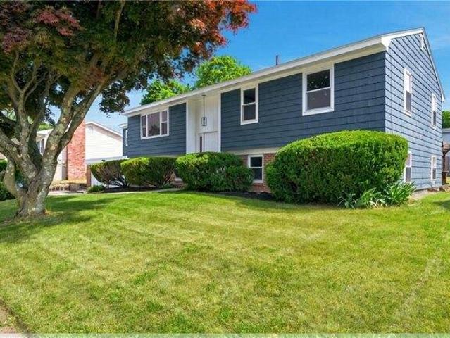 house with 4 bedroom, Cranston RI ES104262150