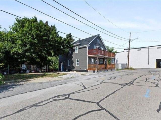 house with 4 bedroom, Cranston RI ES104568172