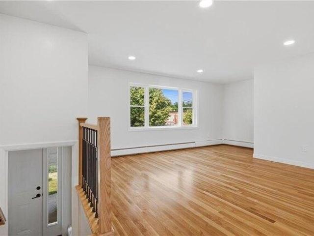 house with 4 bedroom, Cranston RI ES104835427