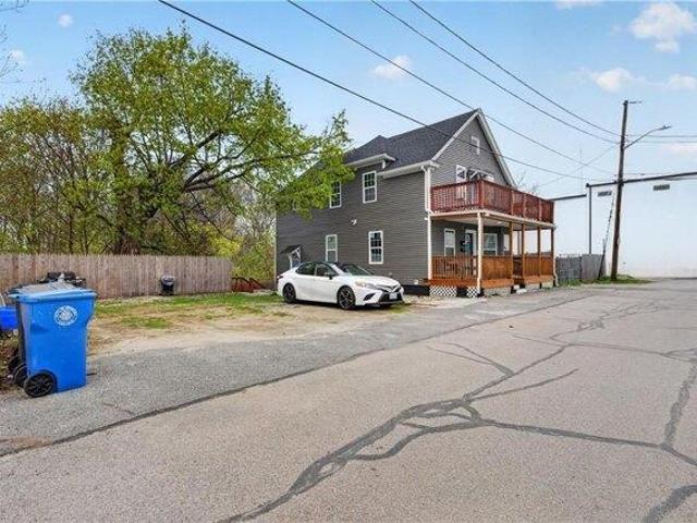 house with 4 bedroom, Cranston RI ES104946388