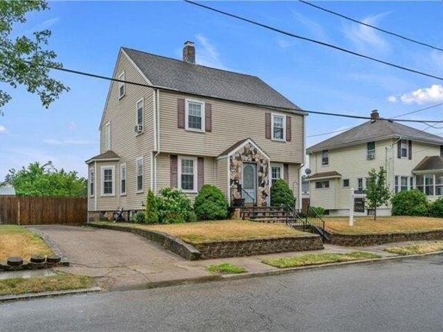 house with 4 bedroom, Cranston RI ES105093758