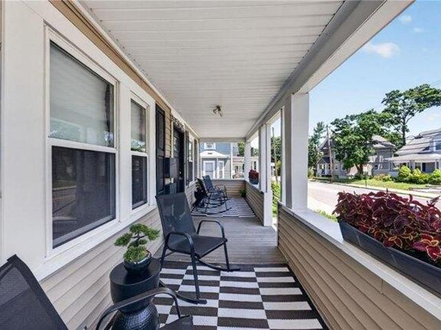 house with 4 bedroom, Cranston RI ES105095270