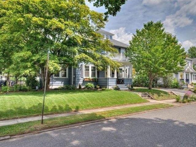 house with 4 bedroom, Cranston RI ES105115833